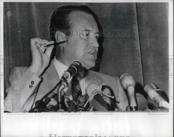 1968 Press Photo Los Angeles Police Chief Thomas Reddin at press confe ...