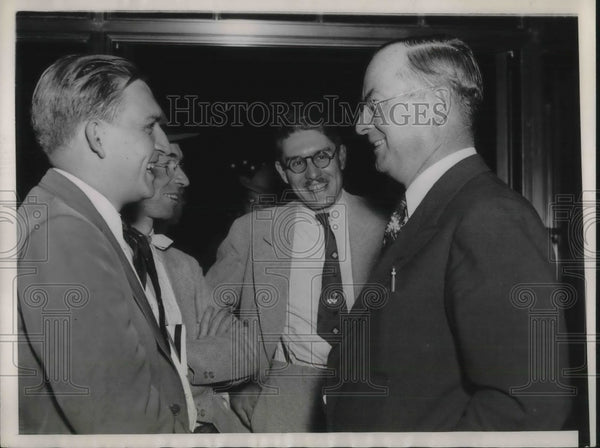 1938 Donald M. Nelson Sears Roebuck President talks to reporters ...
