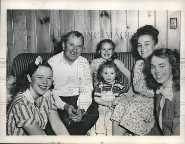 1954 Press Photo William H. Keenan Family, Refugees Find Peace in Debo ...