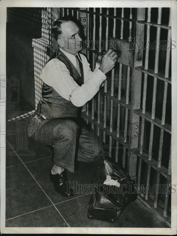 1934 San Francisco's official Lockpicker, James J. Secord - Historic Images