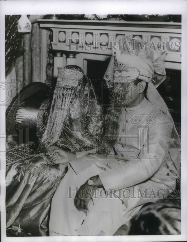 1955 Bride And Groom Wear Veils At Pakistan Embassy Wedding In US ...