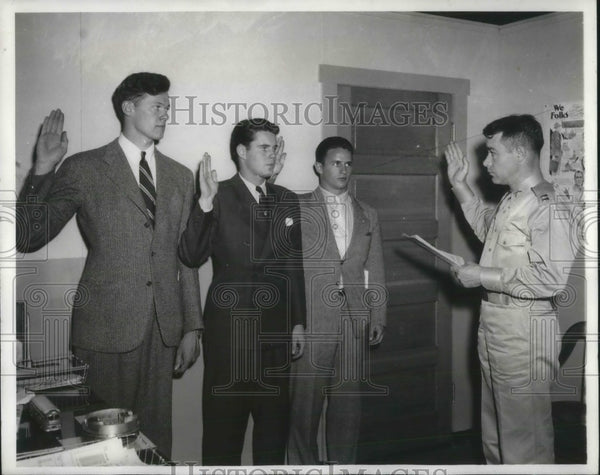 1941 Press Photo Induction Ceremony for three Cleveland Army Flying Ca ...