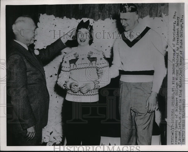 1958 Press Photo Miss Sandra Strouse of Harrisburg PA Crowned Queen Sk ...
