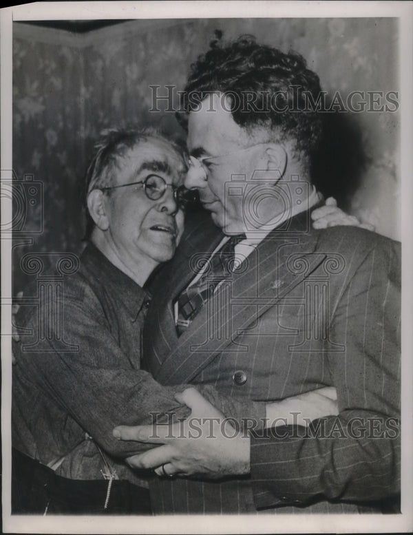 1948 Cleveland Policeman Ray Nichols Reunites With Father Charles ...