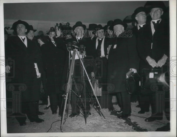 1946 Samuel A. Stritch broadcasting farewell. Chicago Illinois ...