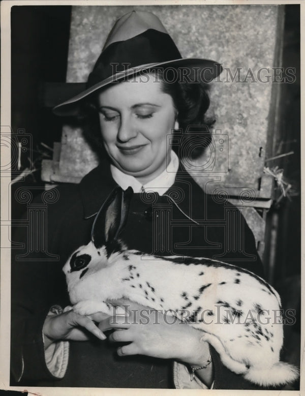 1939 Helen Tunder and her rabbit - Historic Images