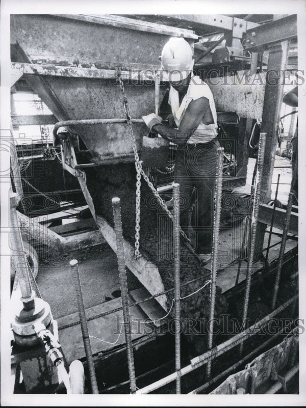 1978 Bernie Lyons pouring cement on top of tower in Eastlake - Historic ...