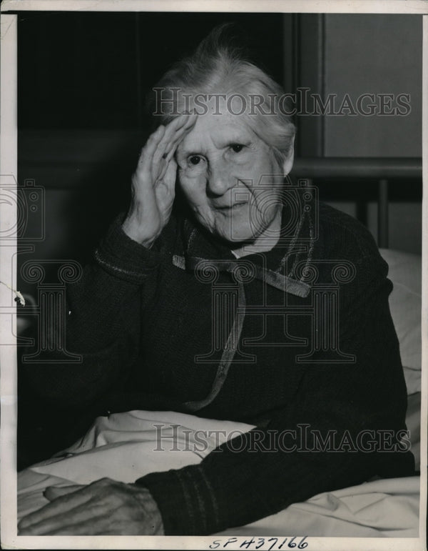 1938 Press Photo Mrs. Julia Judge, became a U.S. citizen at 90 years o ...