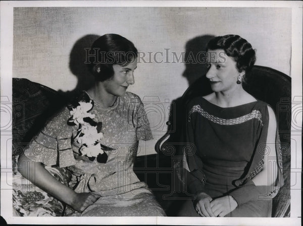 1935 Shelia MacDonald and Deborah Wharton visiting each other ...