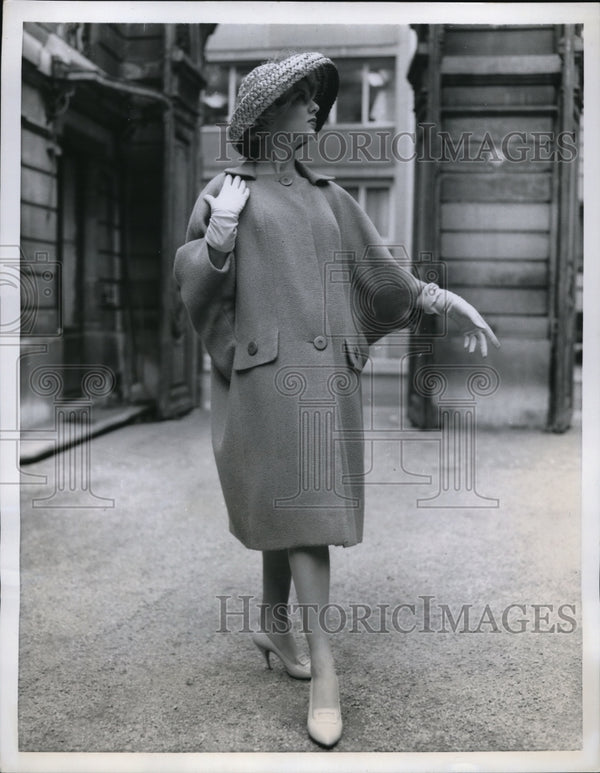 1958 Press Photo Jean Desses Dacron and Woold Tweed Low-Slung Coat ...