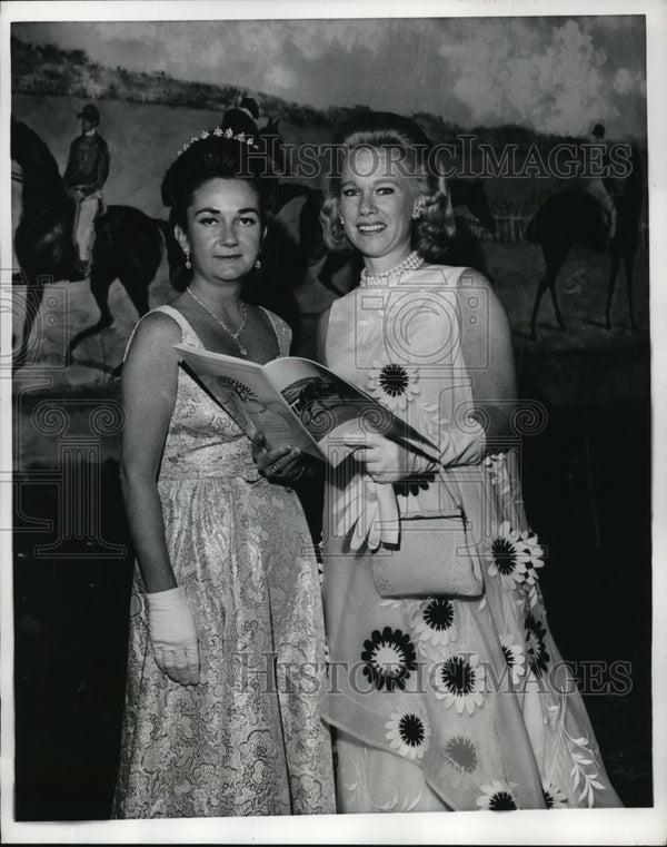 1968 Press Photo NYC Mrs Cartwright Wetherill & Mrs Charles Hollerich ...