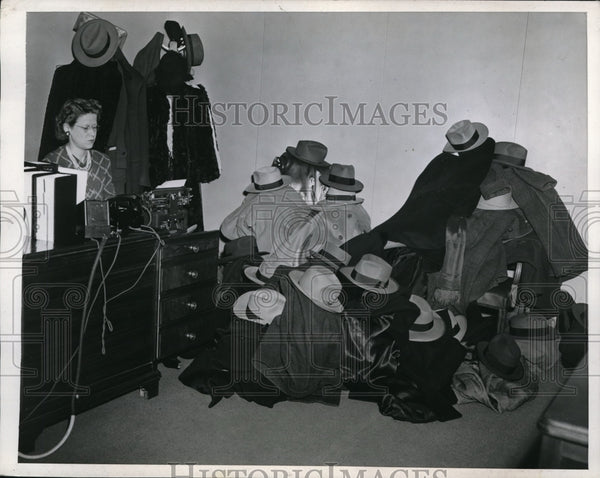 1944 Press Photo Washington DC Stabilization Director Fred M Vinson wa ...