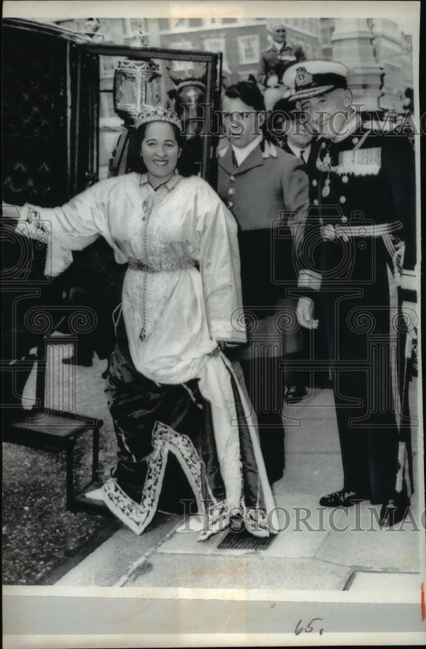 1965 Press Photo Princess Lalla Aicha go to Buckingham Palace ...