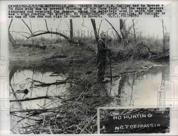 1961 Press Photo The ironic signage in a dam J.W. Collier had breach ...