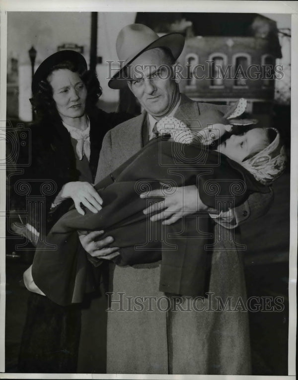 1951 Mr. and Mrs. R.R.Otwell with their daughter, Dorothy Ann ...