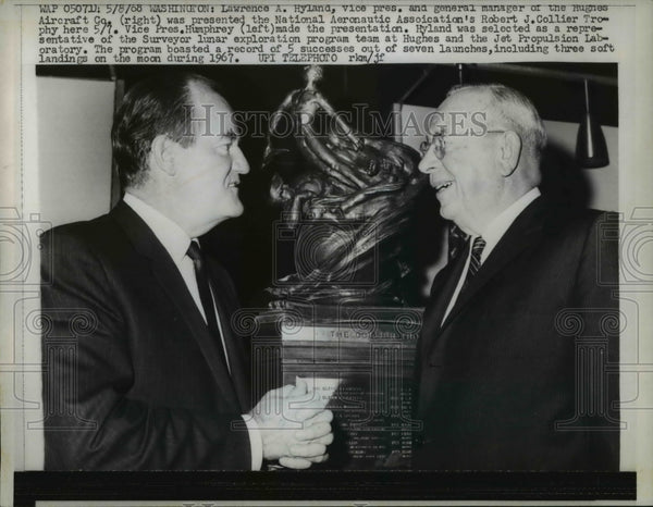 1968 Press Photo Vice President Hubert Humphrey, Lawrence A. Hyland ...