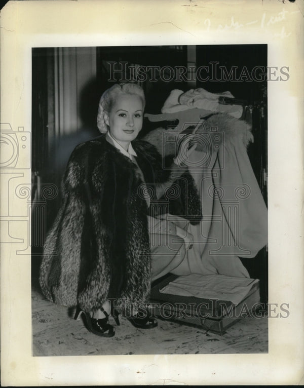 1939 Mrs Harold Dahl - Historic Images