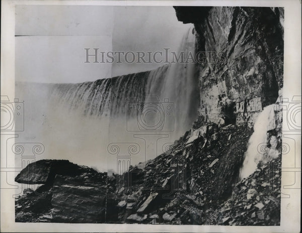 1934 Press Photo Shelf of rock falls at foot of Niagara Falls NY ...
