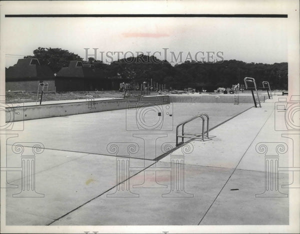 Beachwood's New Pool - Historic Images