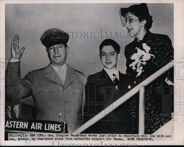 1951 Press Photo NYC Gen & Mrs Douglas MacArthur & son Arthur head to ...