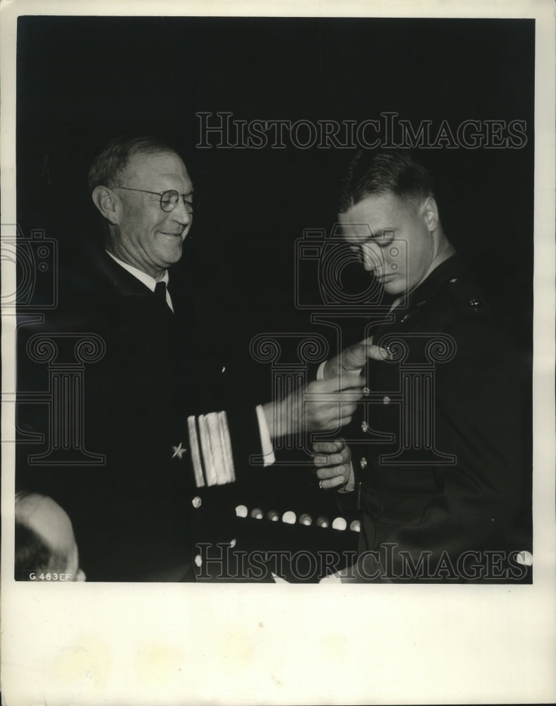 1942 Aviation Cadet Edward Foote receives award from uncle - Historic ...