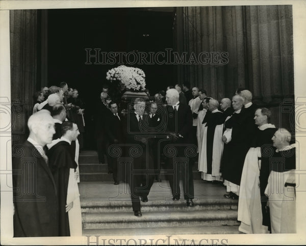 1944 New York funeral service for Mrs. Al Smith NYC - Historic Images