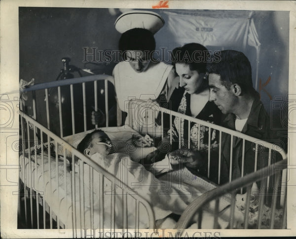 1945 New York John Maglio visits with his ill son Robert James NYC ...