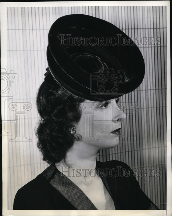 1941 Press Photo New York British millenery from Otto Lucas shown in N ...