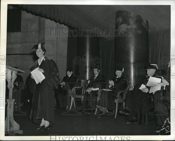 1941 Press Photo New York Columbia University Maria Moors Award Ceremo ...