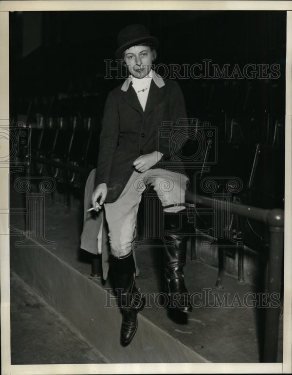 1932 Press Photo New York Jean Ocott at 47th National Horse Show NYC ...