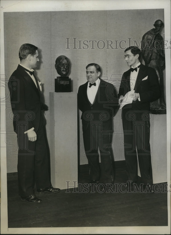 1934 Press Photo New York Mayor La Guardia at first Municipal Exhibiti ...