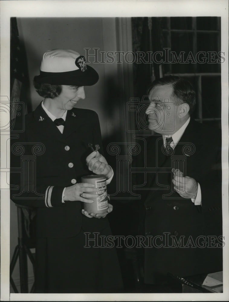 1942 Press Photo New York Mayor FH LaGuardia & Lt jg Grace Cheney in N ...