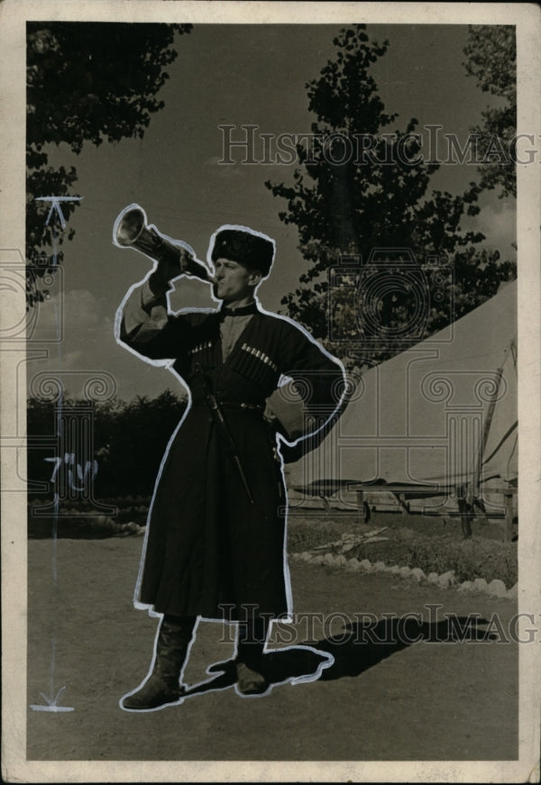 1945 Press Photo Morning Bugle Call at Military Camp of Soviet Kuban C ...
