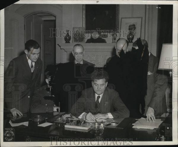 1946 Governor Frank J. Lausche Proclaiming Army Recruiting Week ...