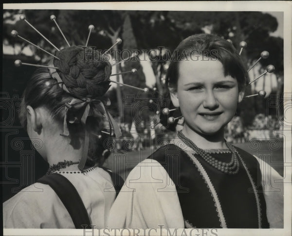 1961 Press Photo Rome Italy Lombardi girls in braids in a Centennial e ...