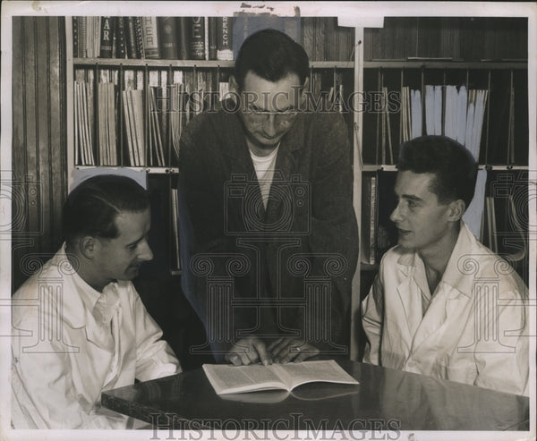 1952 Press Photo Dr. Ewil Federicson, Robert H. Fortier, Mr. Randall M ...