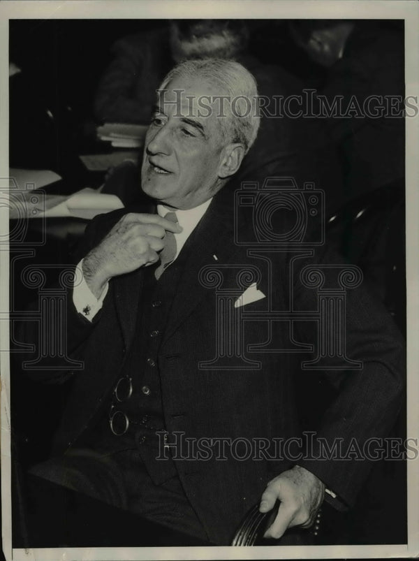 1938 President Gerard Swope of GE Company at a meeting - Historic Images