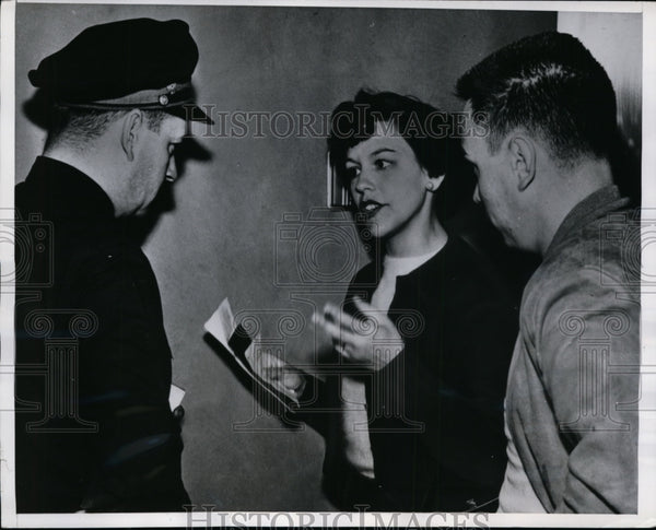 1952 Press Photo Mr & Mrs Donald Graves Held Up at National Bank & Tru ...