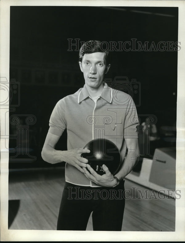 1972 Press Photo Mike Lemongello on PBA tour bowling in BPAA US Open ...