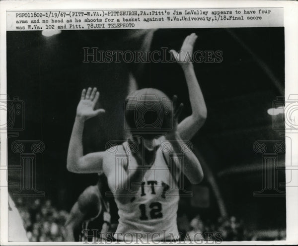 1967 Press Photo Pittsburgh, Pa Jim LaValley vs W Va Univ - nes16747 ...