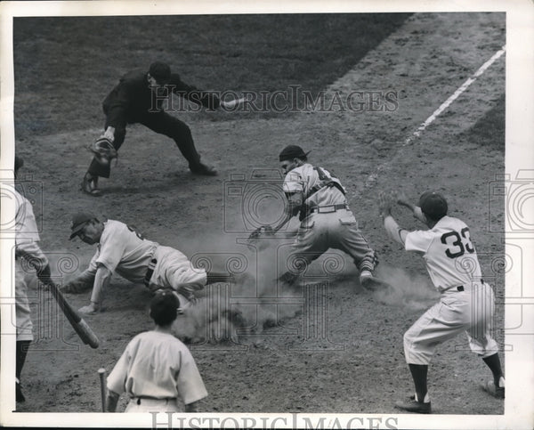 1945 Press Photo Augie Galan of Dodgers safe at home vs Cards Rice ...