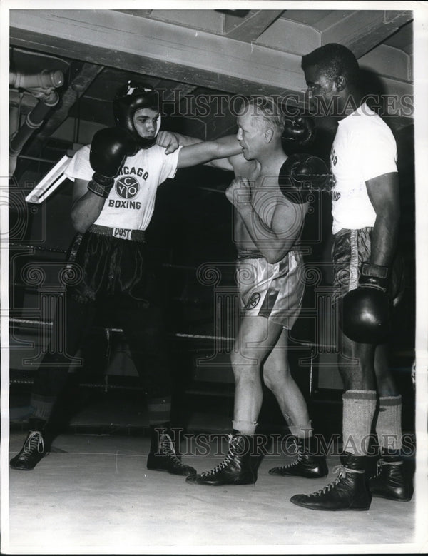 1968 Press Photo Boxer Tony Zale coaches Alfonso Ortiz, Jacob Williams ...