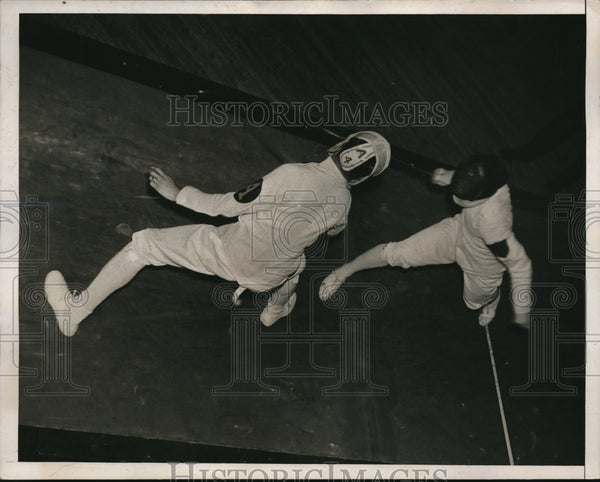 1938 Press Photo Fencers Leon Punsalen of Army & Kenneth Spitz Princet ...