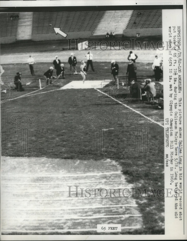 1962 Press Photo USC shot putter Dallas Long sets new world record - n ...