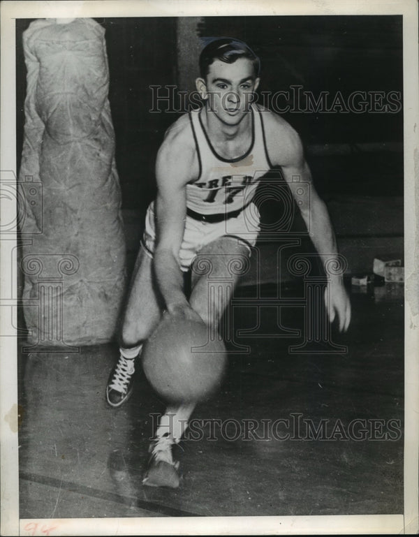 1942 George E Sobek basketball forward for Hammon - Historic Images
