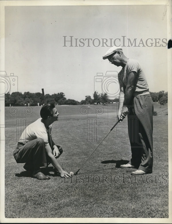 1942 Press Photo Tyrell Garth Jr & father golf All American at Chicago ...
