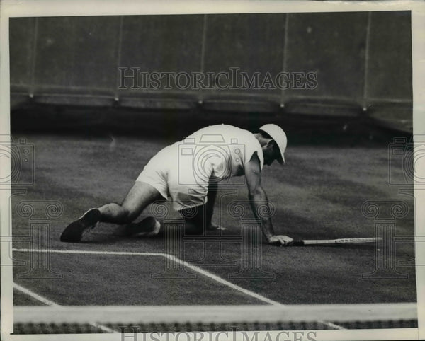 1945 Press Photo Alex Russell at tennis vs Bill Talbert - net21148 ...