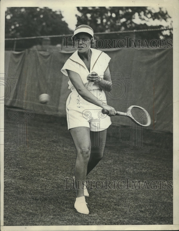 1933 Press Photo Alice Marble in match against Betty Nuthall of Tennis ...