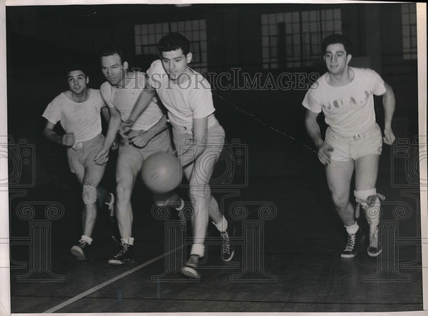 1936 Press Photo Georgetown University Basketball at New York Universi ...