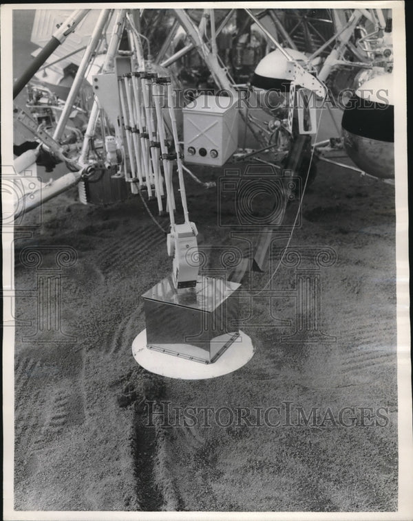 1967 Press Photo Alpha Scattering Device for Surveyor 7 To Analyze Moo ...
